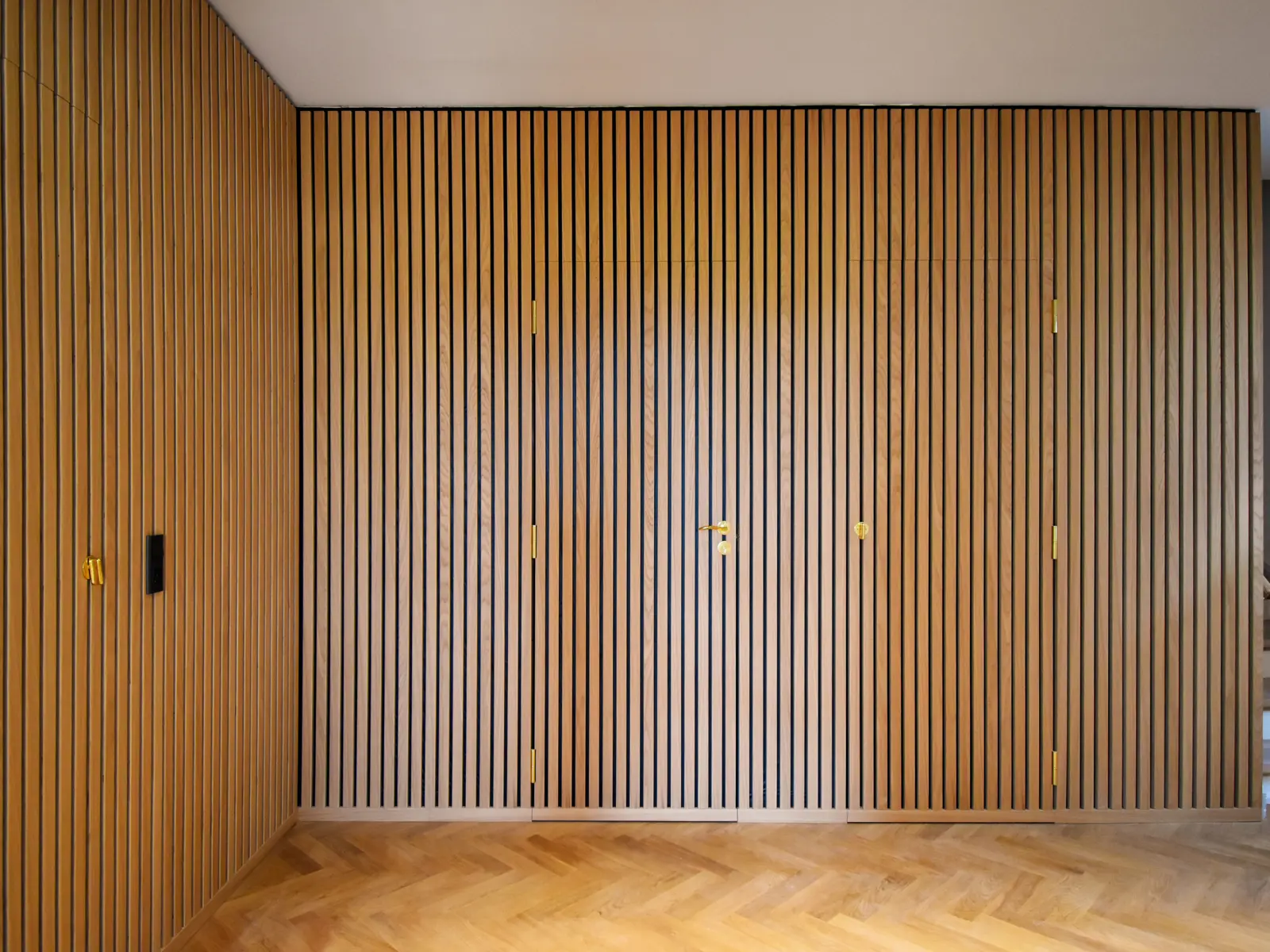 BYGHOLM WOOD a/s Akustik løsning wood-click montage system